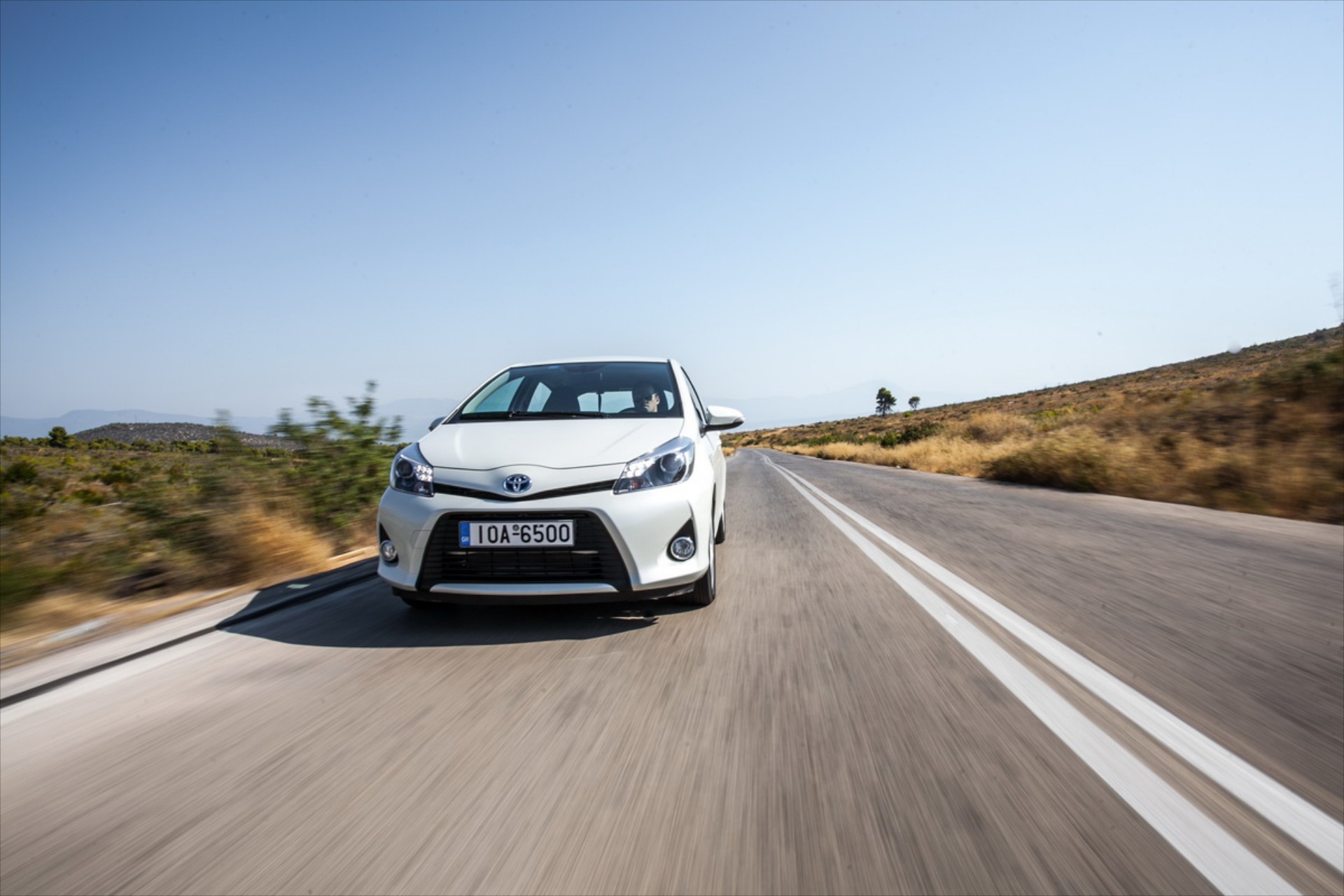 Toyota Yaris Hybrid - Δοκιμή για το τρίτο μέλος της οικογένειας των ...