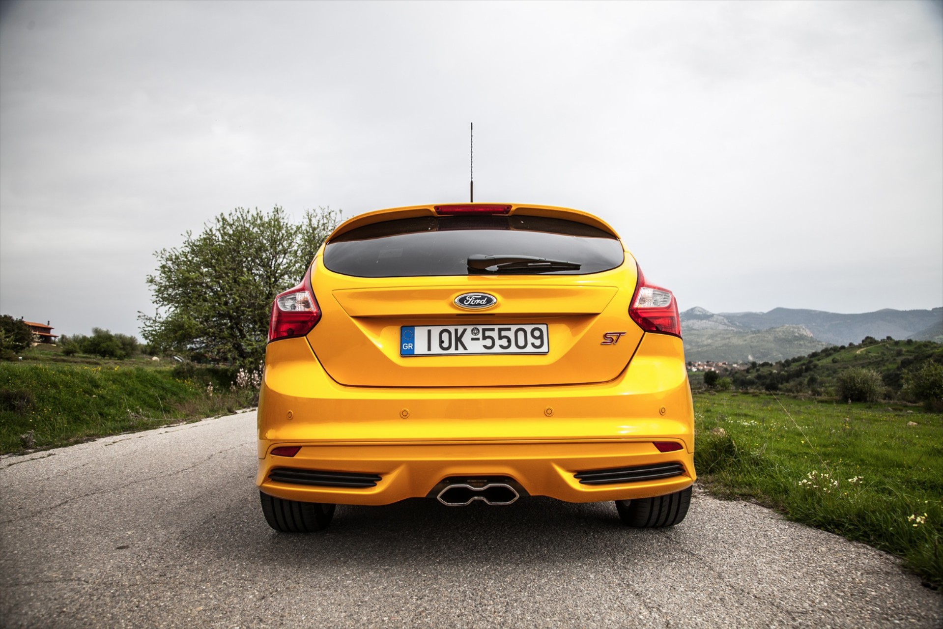 Ford Focus ST - Με 250 ίππους στους εμπρός τροχούς του, το ST διατηρεί ...