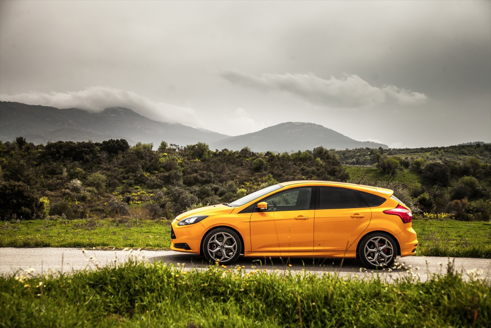 Ford Focus ST - Με 250 ίππους στους εμπρός τροχούς του, το ST διατηρεί ...