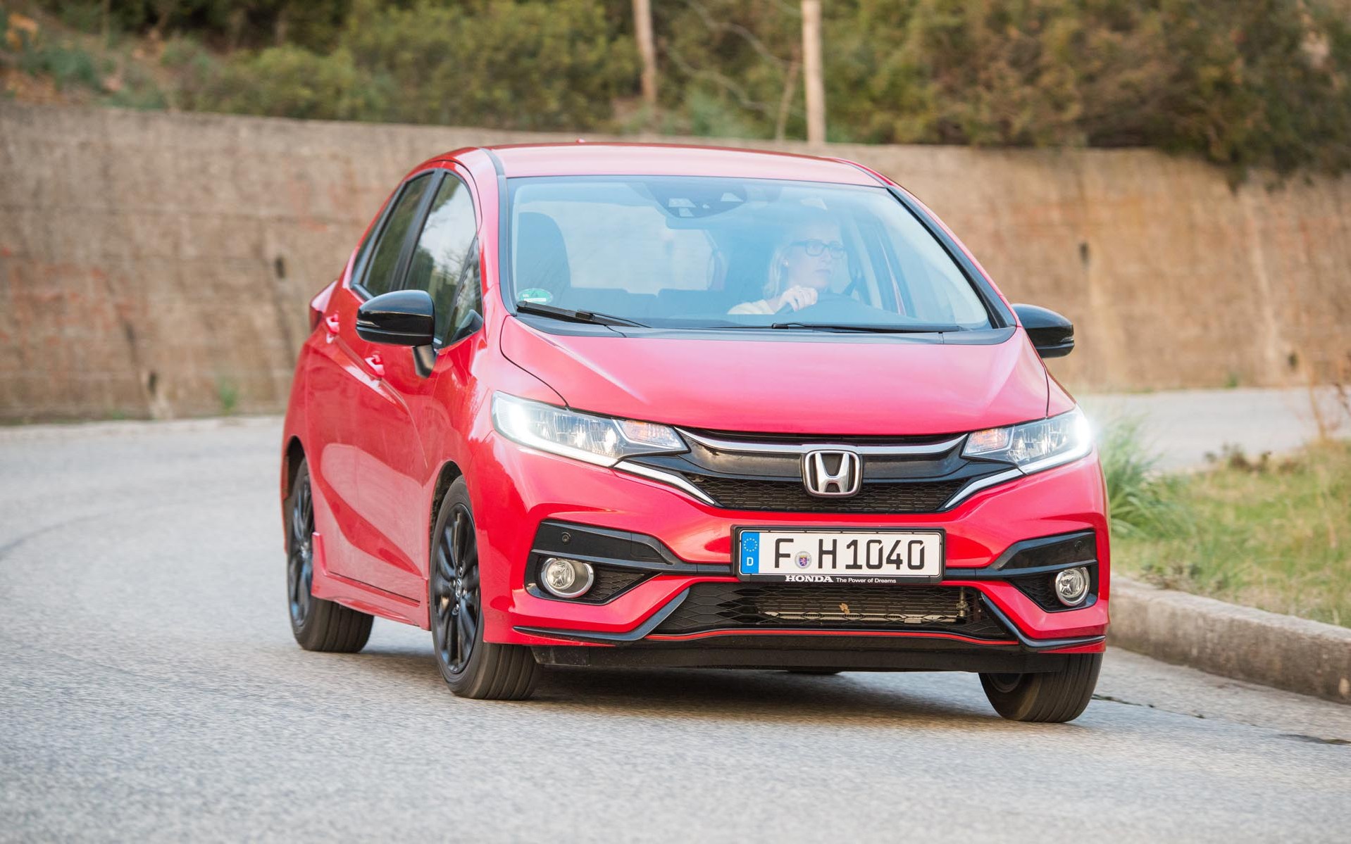 ΟΔΗΓΟΥΜΕ το νέο Honda Jazz 1.5 i-VTEC - Το μικρό της Honda ανανεώθηκε ...