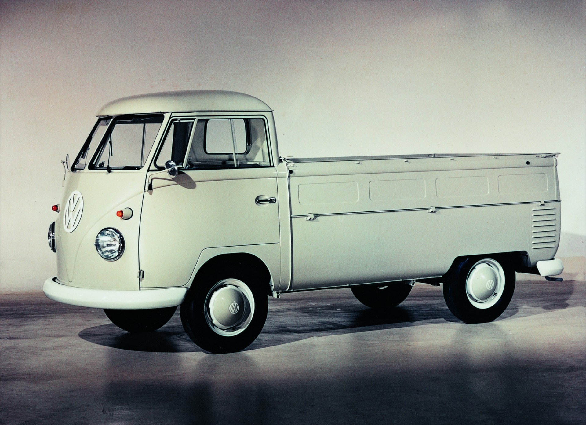 VW Type 2: The hippie van is over - Transporter, Kombi, Microbus, Bus ...