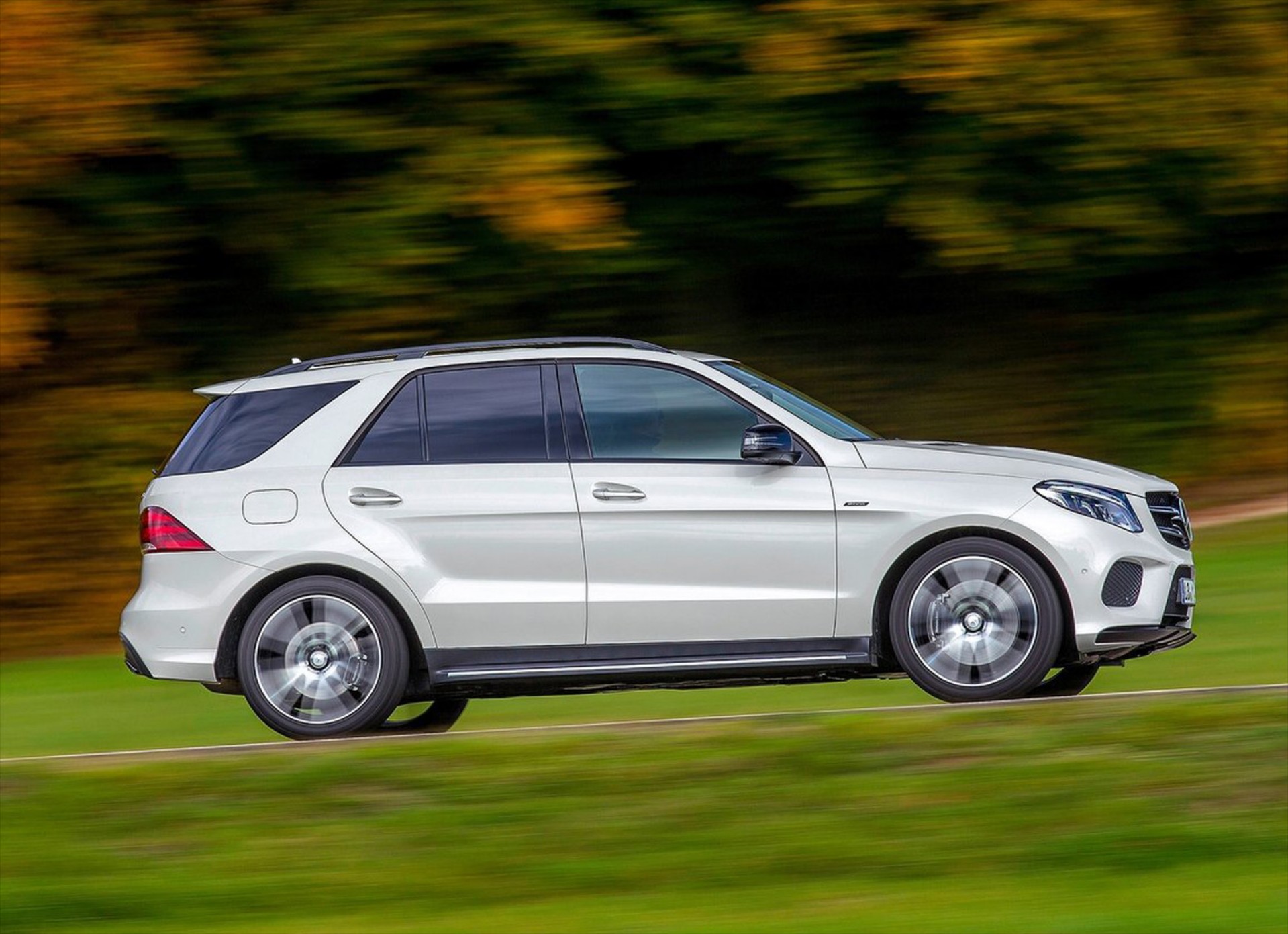 Mercedes-Benz GLE 450 AMG 4Matic με 367 PS - H νέα έκδοση του μεγάλου ...